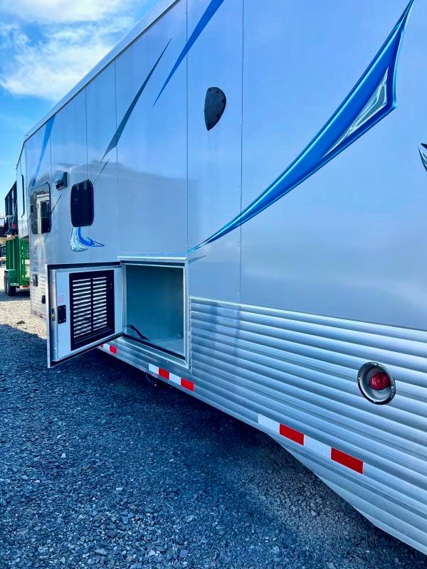 Stock #56831 - Sundowner 36ft Garage Model Toy Hauler w Living Quarters TH