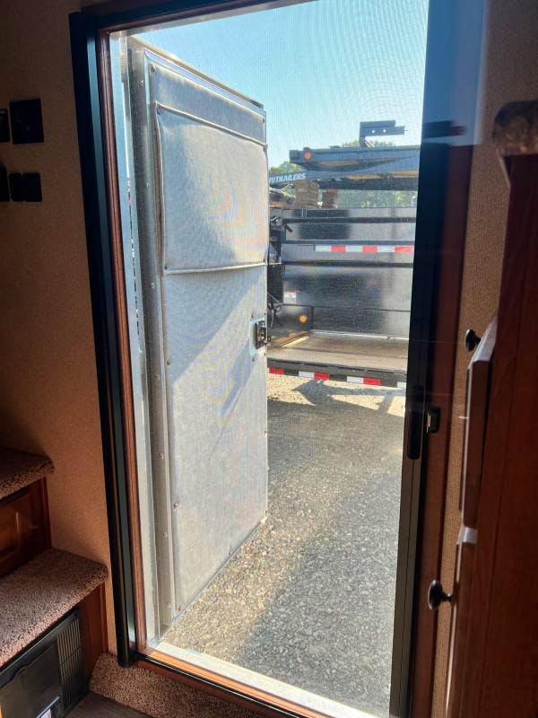 Stock #56831 - Sundowner 36ft Garage Model Toy Hauler w Living Quarters TH