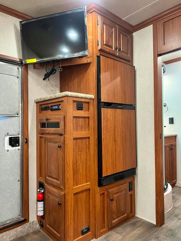 Stock #56831 - Sundowner 36ft Garage Model Toy Hauler w Living Quarters TH