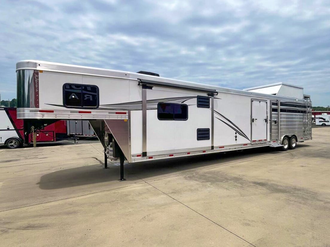 Stock #67645 - Merhow 30ft Longhorn Stock Combo Trailer w Generator ...