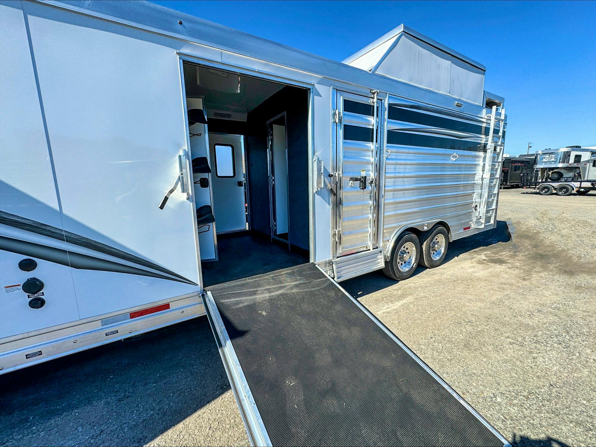 Stock #67645 - Merhow 30ft Longhorn Stock Combo Trailer w Generator ...