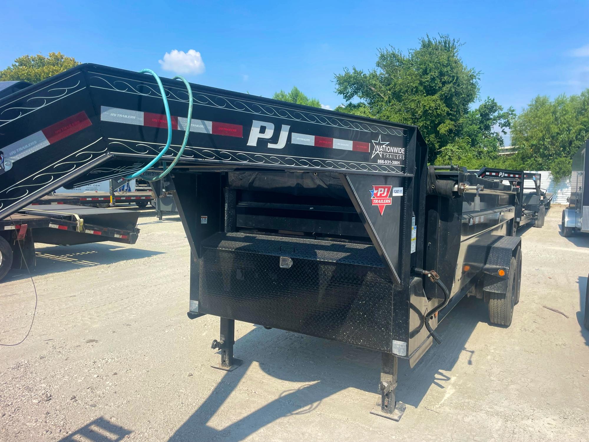 Stock #84035 - PJ Trailers 16 pies x 83 pulgadas Gooseneck HD Low Pro ...